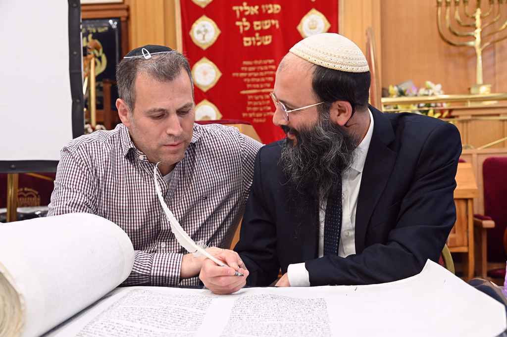 Comunitarias. Sefer Tora Talpiot (76) – Mashaladigital