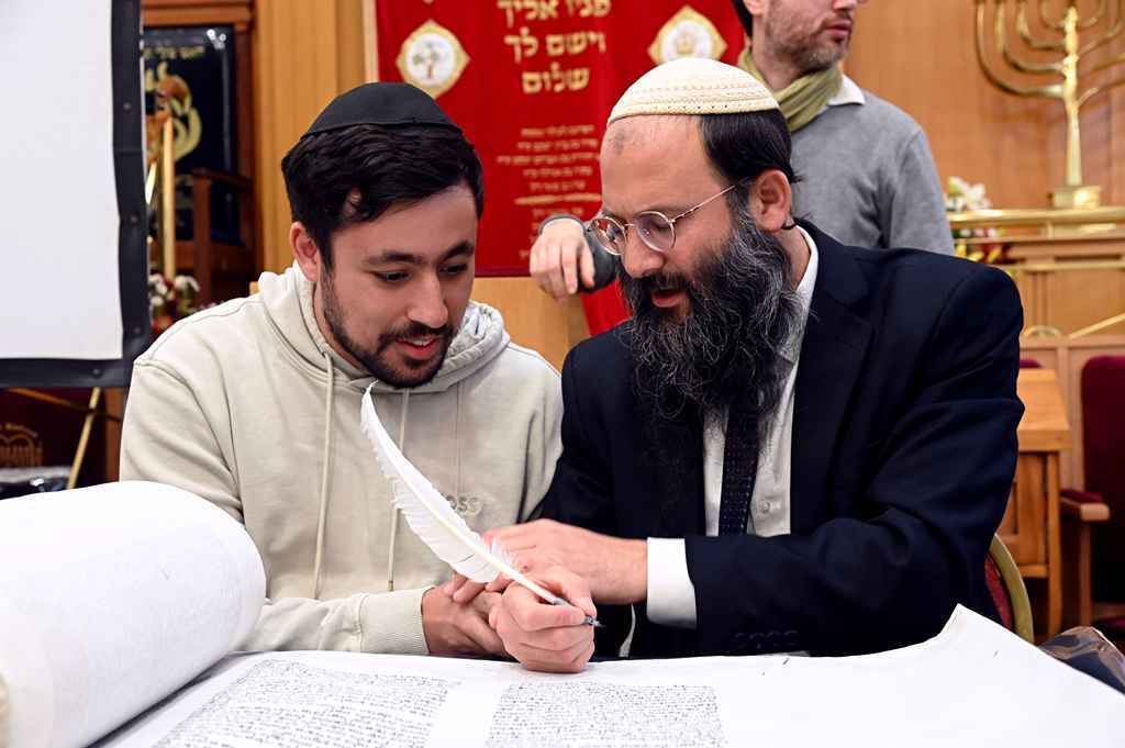Comunitarias. Sefer Tora Talpiot (85) – Mashaladigital